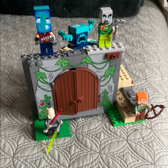 Lego | Toys | Minecraft Building Set With Figures | Poshmark